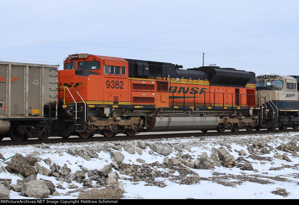 BNSF 9382